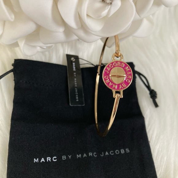 Marc By Marc Jacobs | Jewelry | Nwt Marc Jacobs Turn Lock Logo Bangle ...